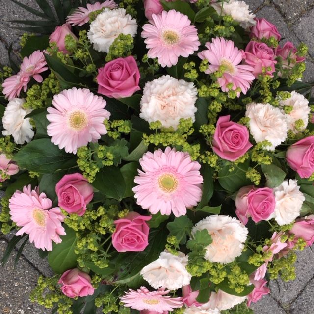 Coussin de fleurs roses - Fleuriste